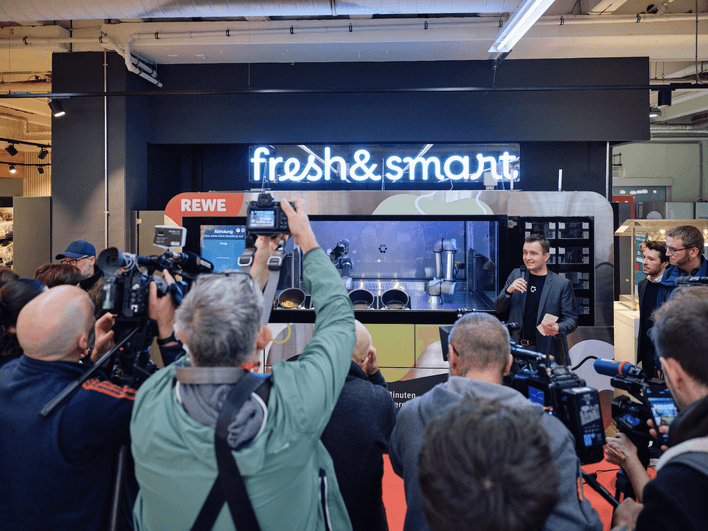 AI Robot Chef Begins Cooking Hot Meals in a German Supermarket